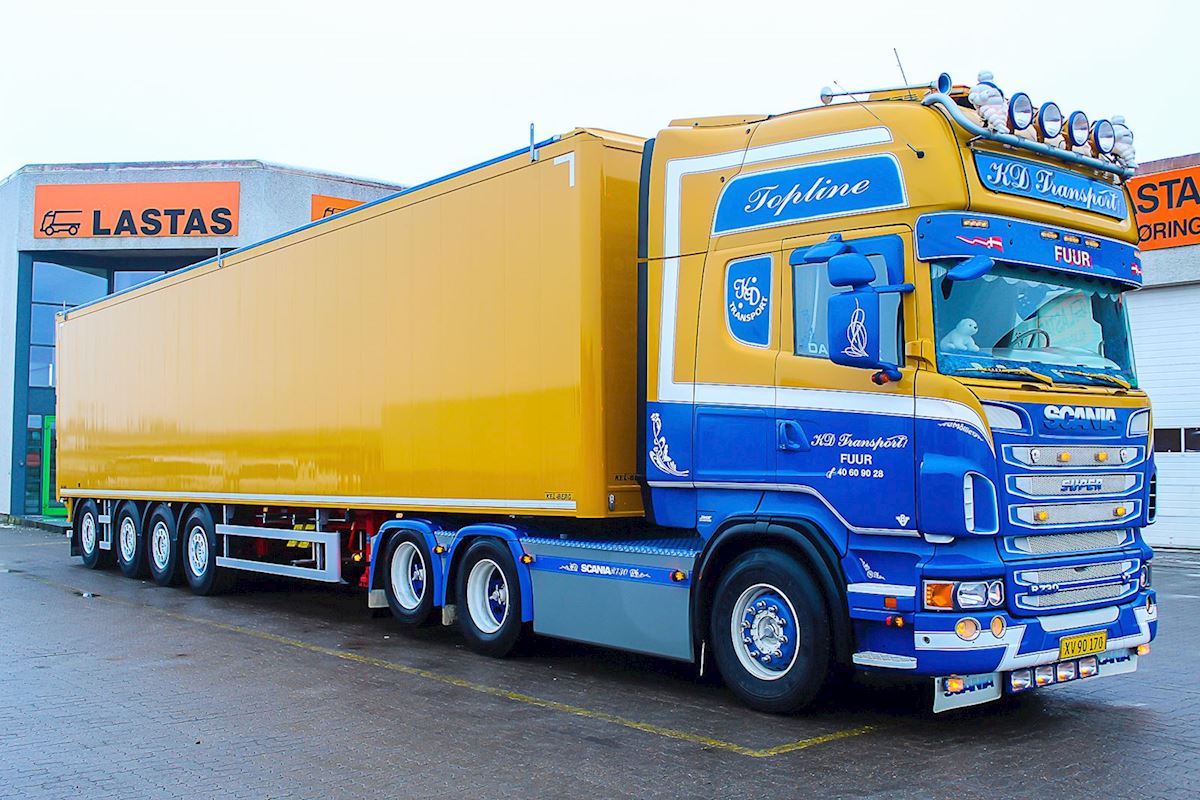 Flot ny Kel-Berg/Knapen 4 akslet Walking Floor trailer udleveret til KD ...