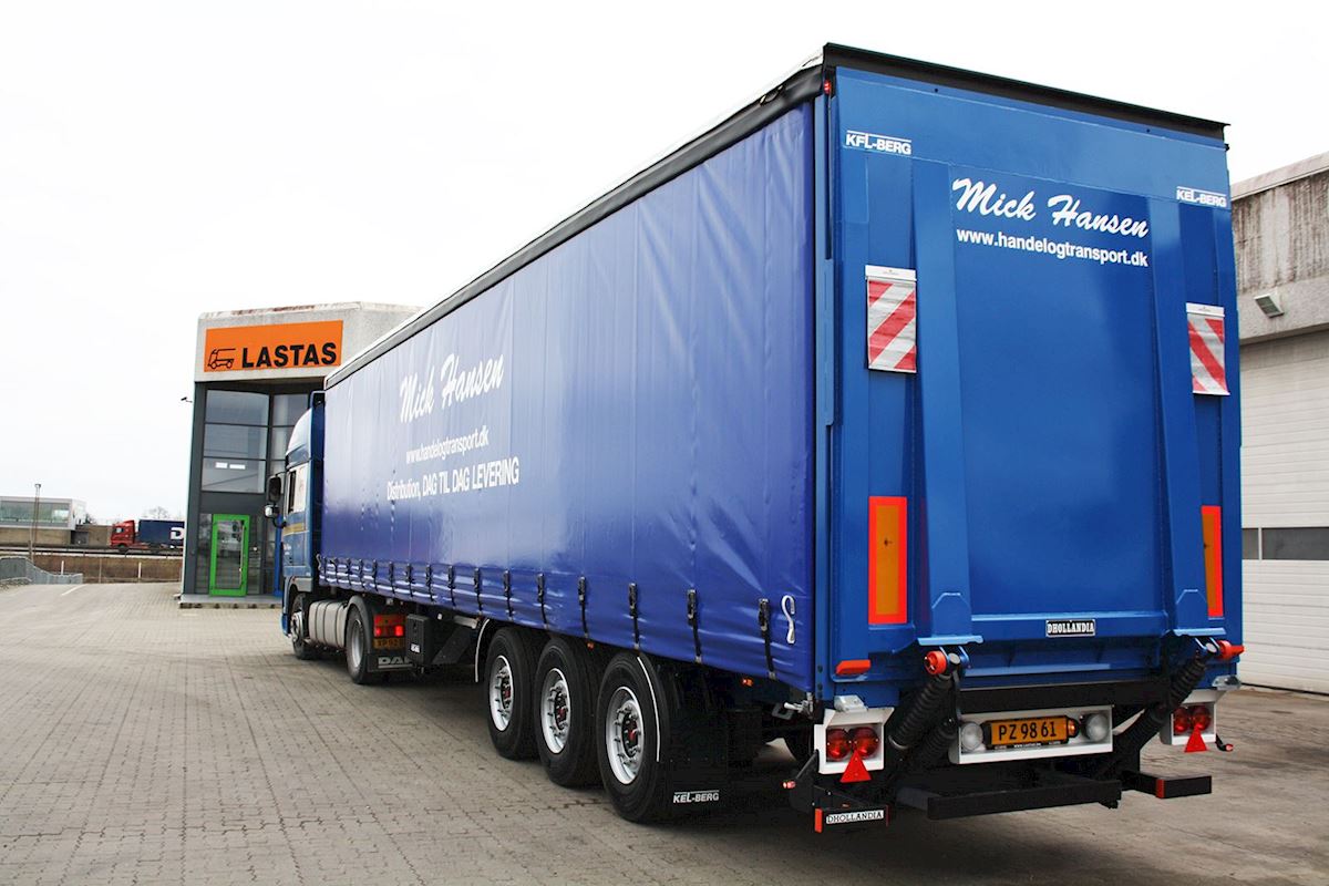 Første, ud af 6, nye Maxi Flex 3 akslede Kel-Berg gardintrailer til ...