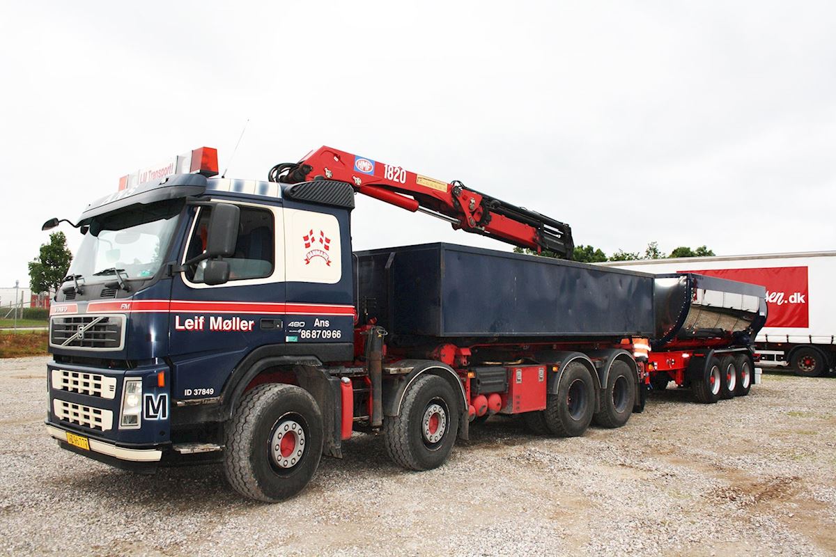 L. M. Transport, Ans A/S fabriksnye 3 akslede tipkærrer - Lastas