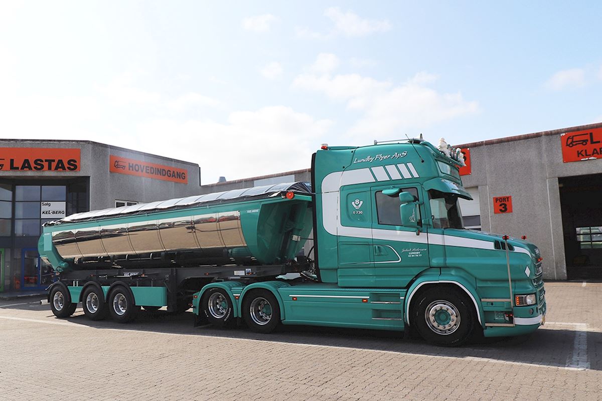 Ny flot Kel-Berg 3 akslet asfalt tiptrailer 32 m3 leveret til Lundby ...