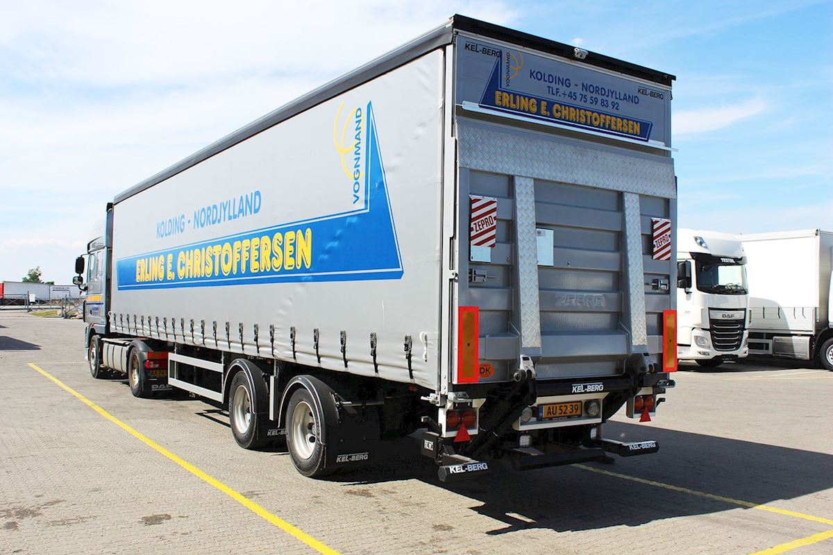 Erling E. Christoffersen afhentede deres nye Kel-Berg 2 akslet city ...