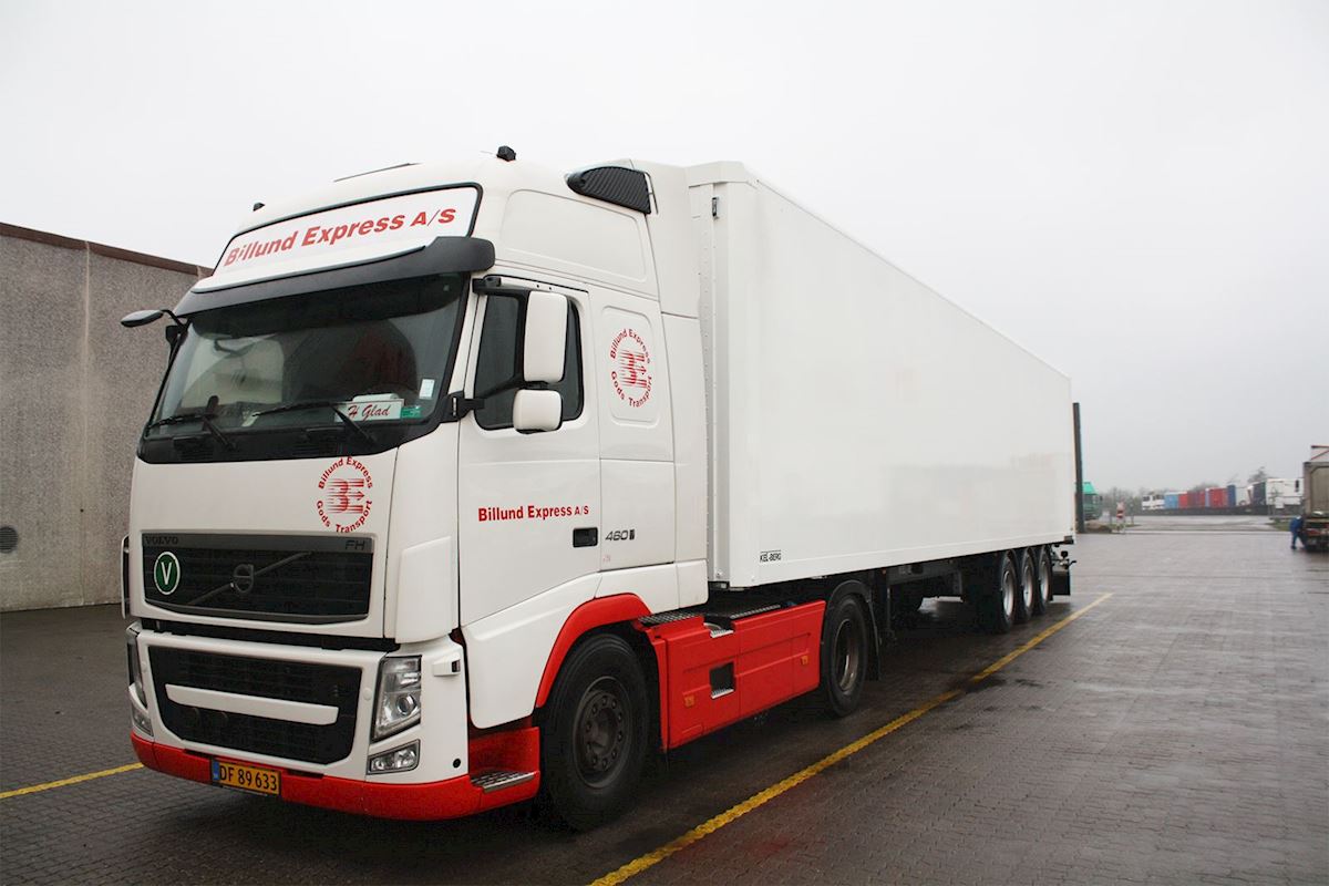 Ny flot Kel-Berg 3 akslet boxtrailer med bagdøre udleveret til Billund ...