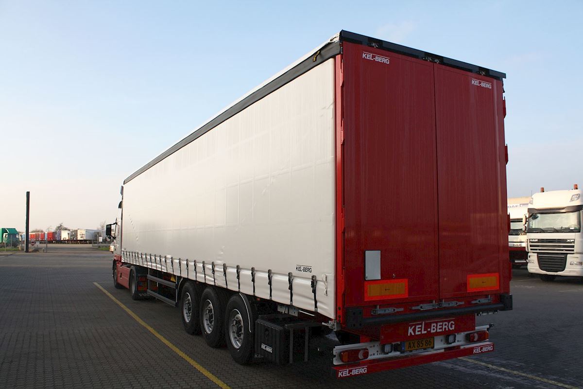 Ny flot Kel-Berg 3 akslet Maxi Flexi gardintrailer udleveret til ...