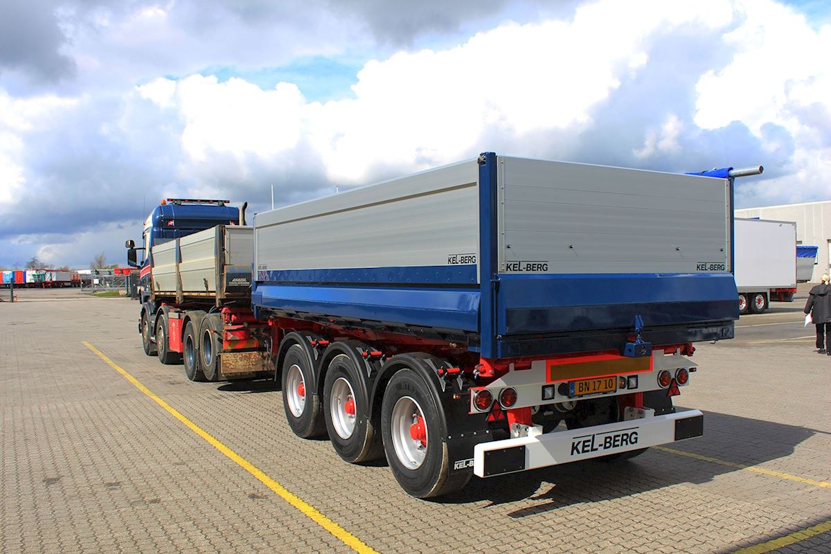L.M. Transport, Ans A/S har afhentet deres nye Kel-Berg 3 akslet 24 ...